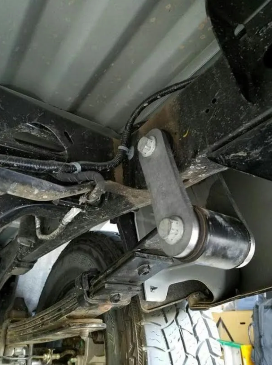 2015-2022 COLORADO CANYON EXTENDED SHACKLES (MINOR LIFT) – Archive Garage